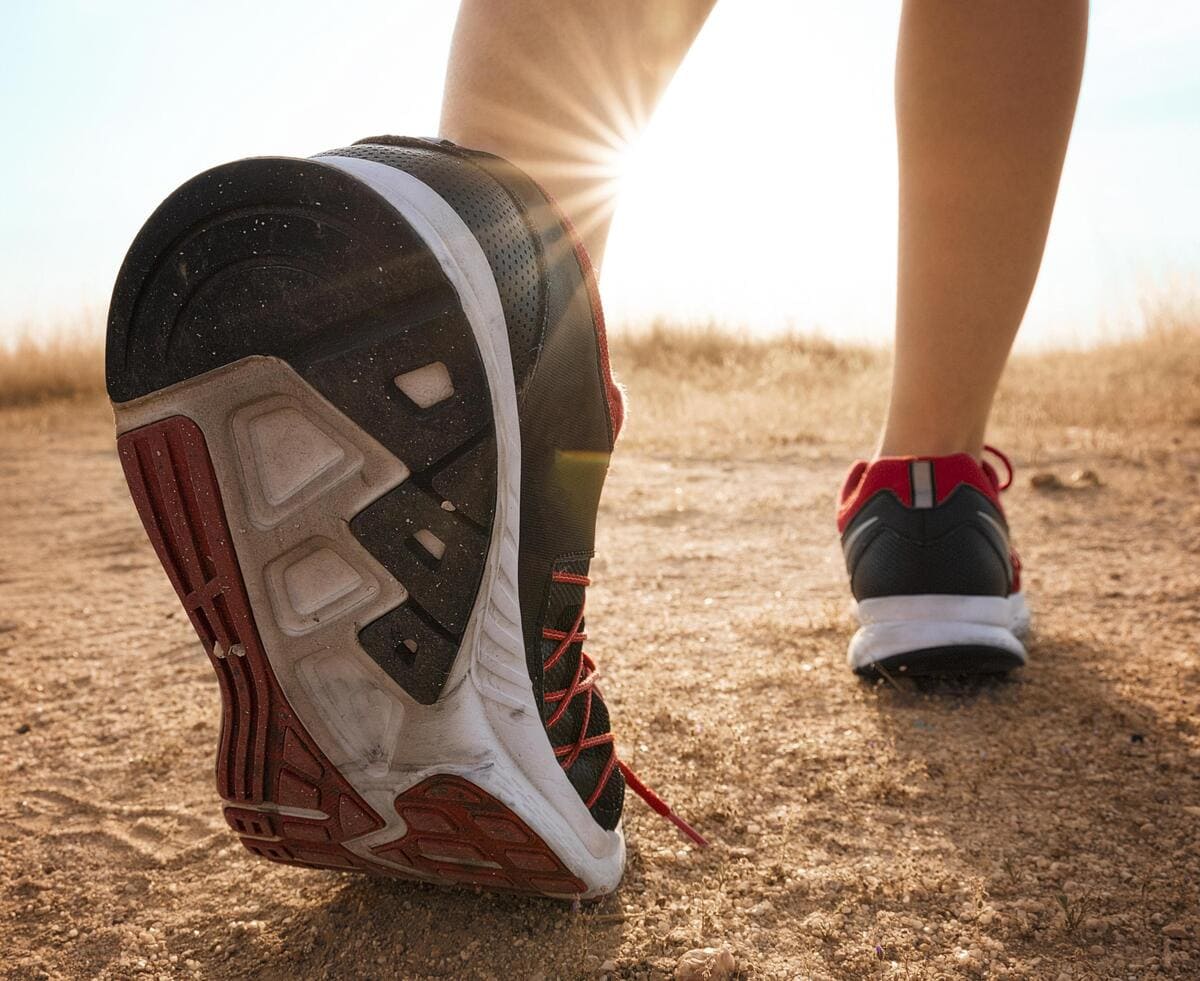 Neutra, pronada e supinada: os tipos de pisada - SalvaPé